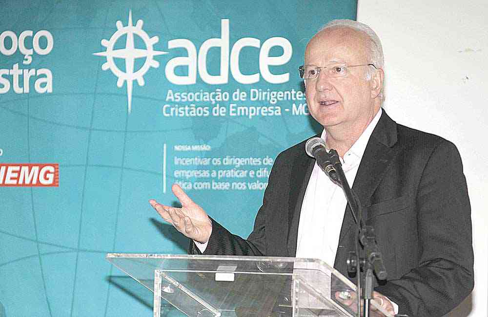 Vitor de Mendonça no almoço-palestra da ADCE - Diário do Comércio