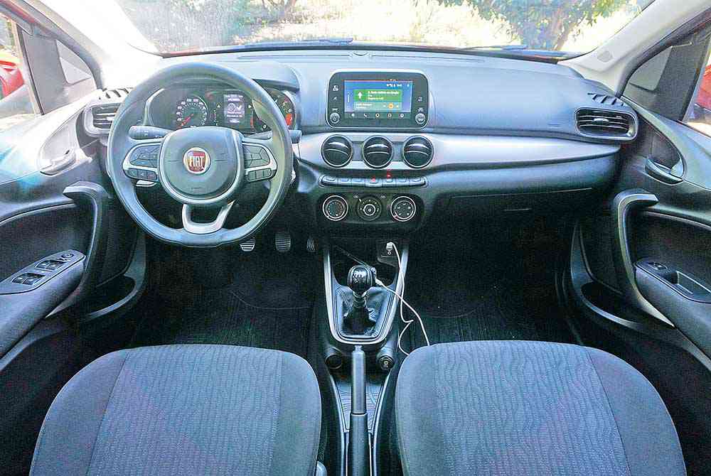 Avaliamos o Fiat Cronos Drive 1.3 equipado com câmbio manual - Diário ...