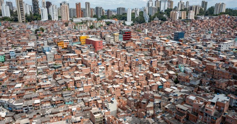 População das favelas cresce no Brasil; veja as 20 maiores