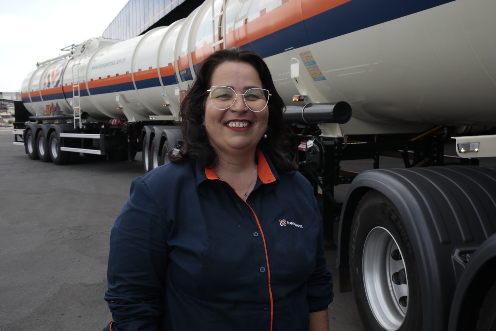 Motoristas mostram garra na estrada e nos cuidados com os filhos