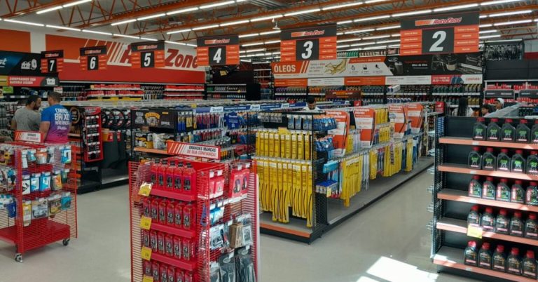 AutoZone inaugura nova unidade em Itaúna