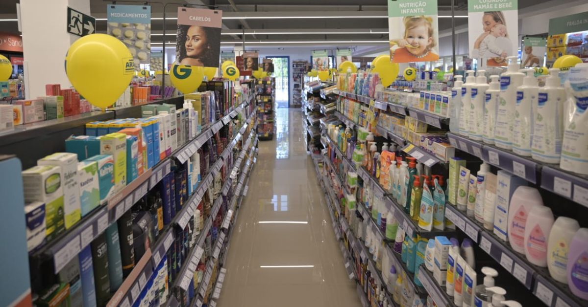 Drogaria Araujo inaugura loja em casarão em São João del-Rei