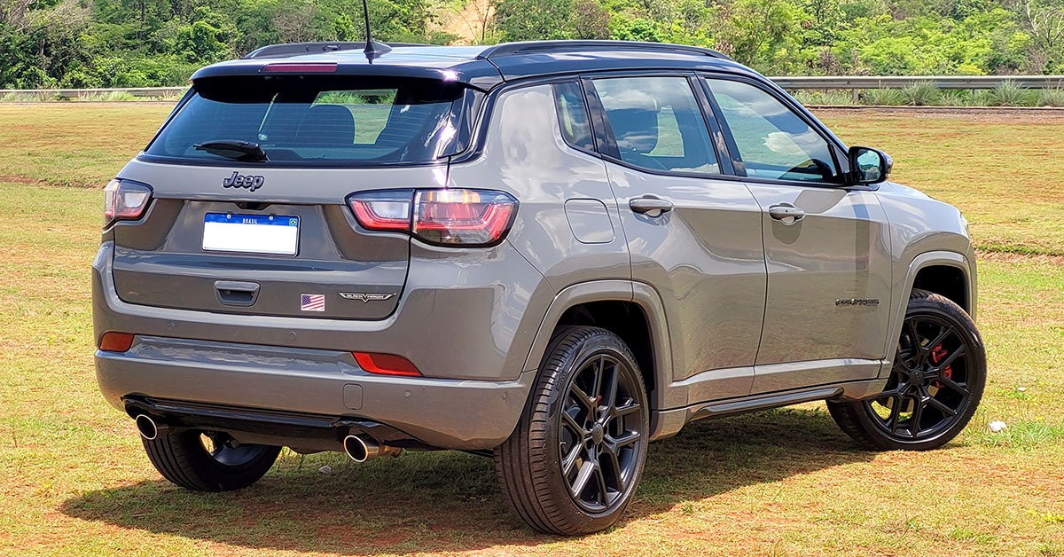 Jeep Compass Blackhawk é a versão topo de linha do SUV médio